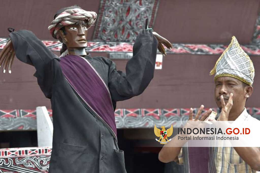 Melihat Pesona Mistis Tarian Sigale-Gale di Tomok, Samosir - Melihat ...